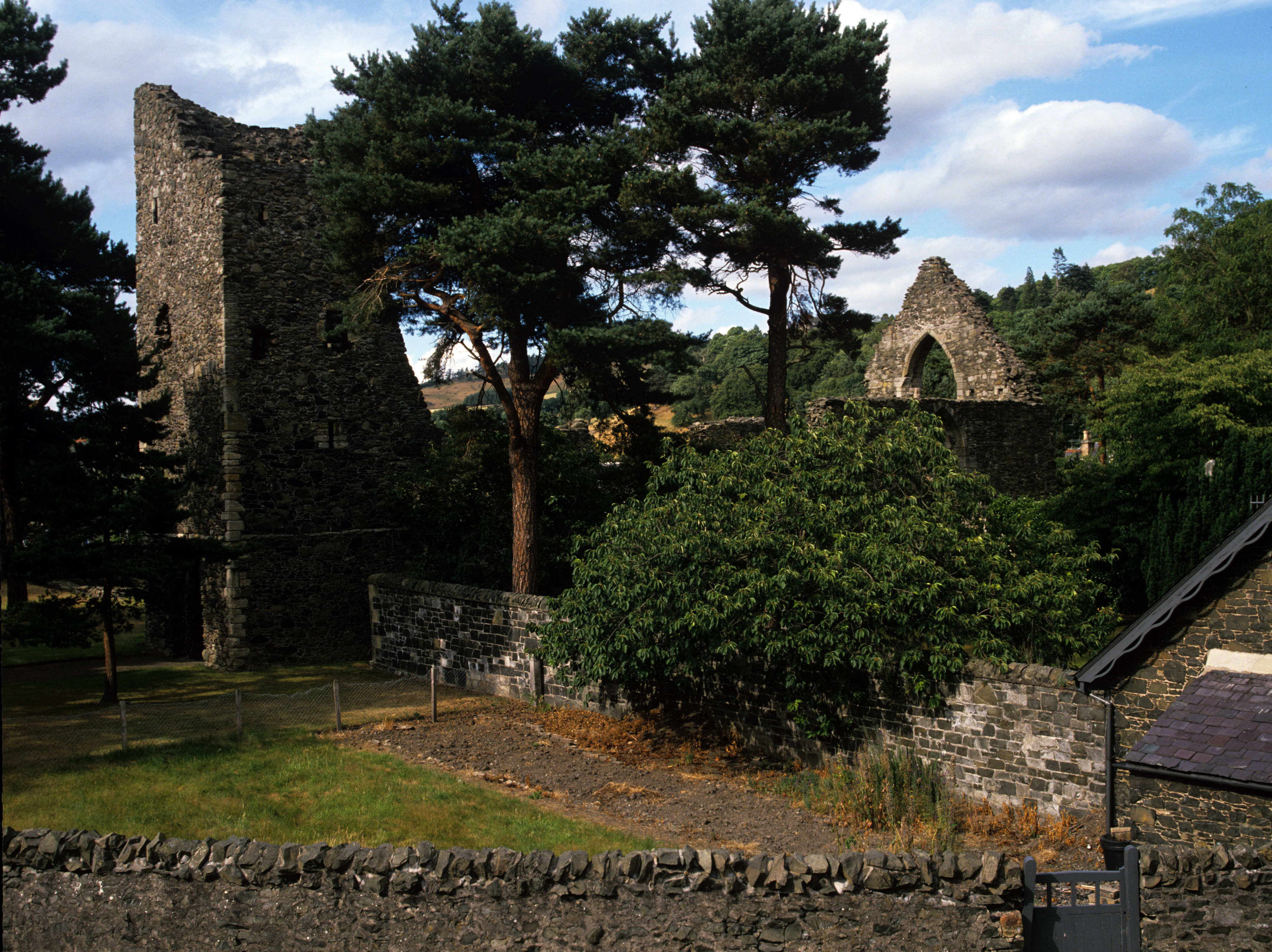Cross Kirk, Peebles | Historic Environment Scotland | History