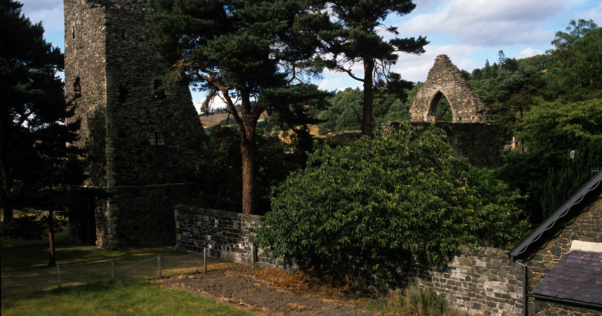Cross Kirk, Peebles | Historic Environment Scotland | History