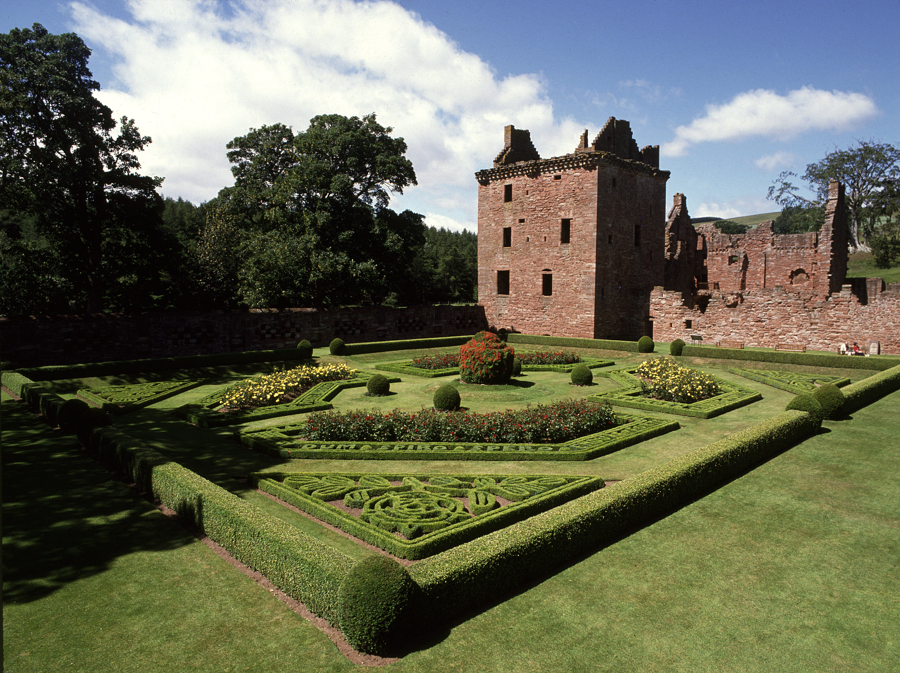 Edzell Castle and Garden | Historic Environment Scotland | HES