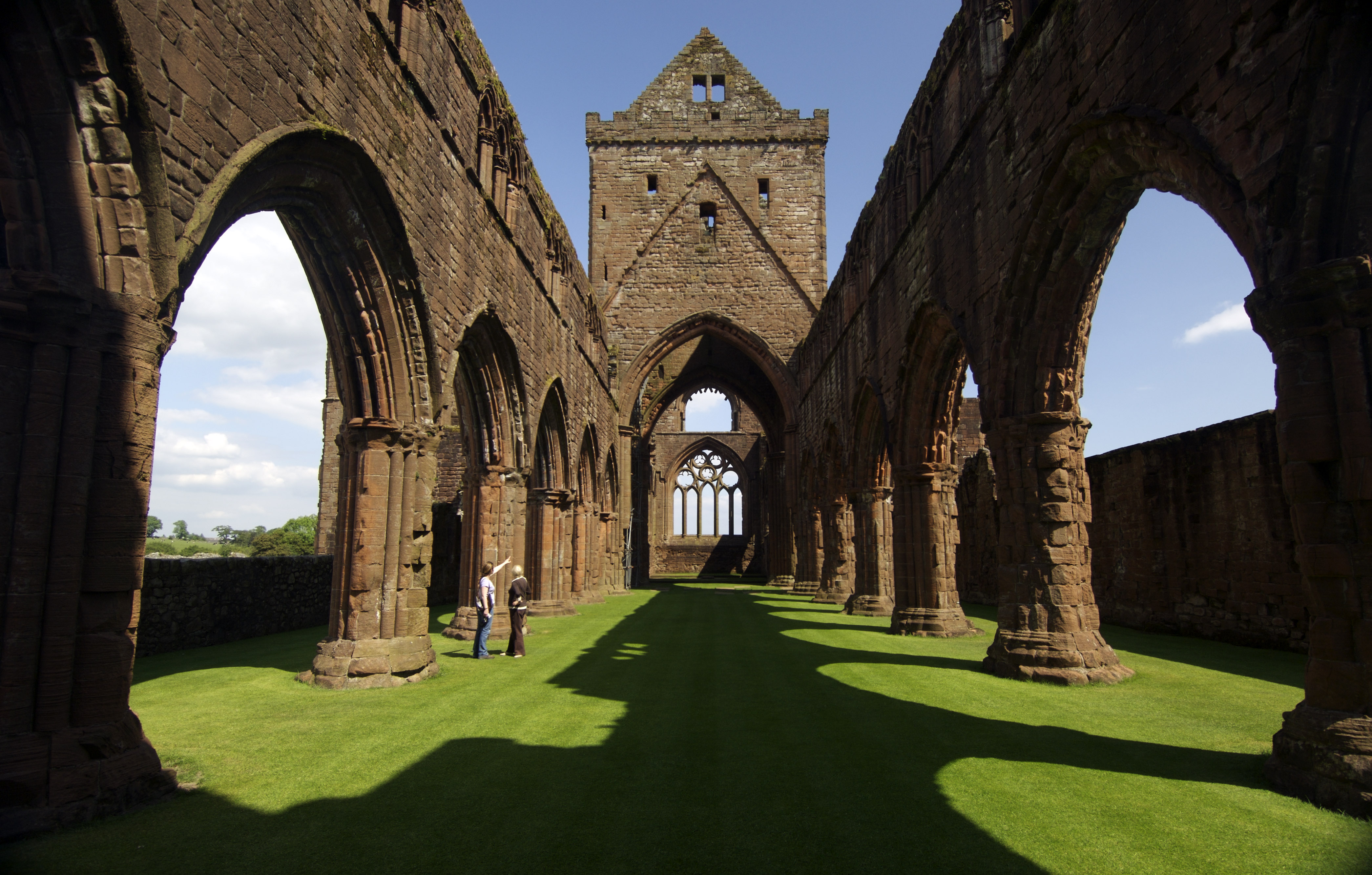Sweetheart Abbey | Public Body for Scotland's Historic Environment