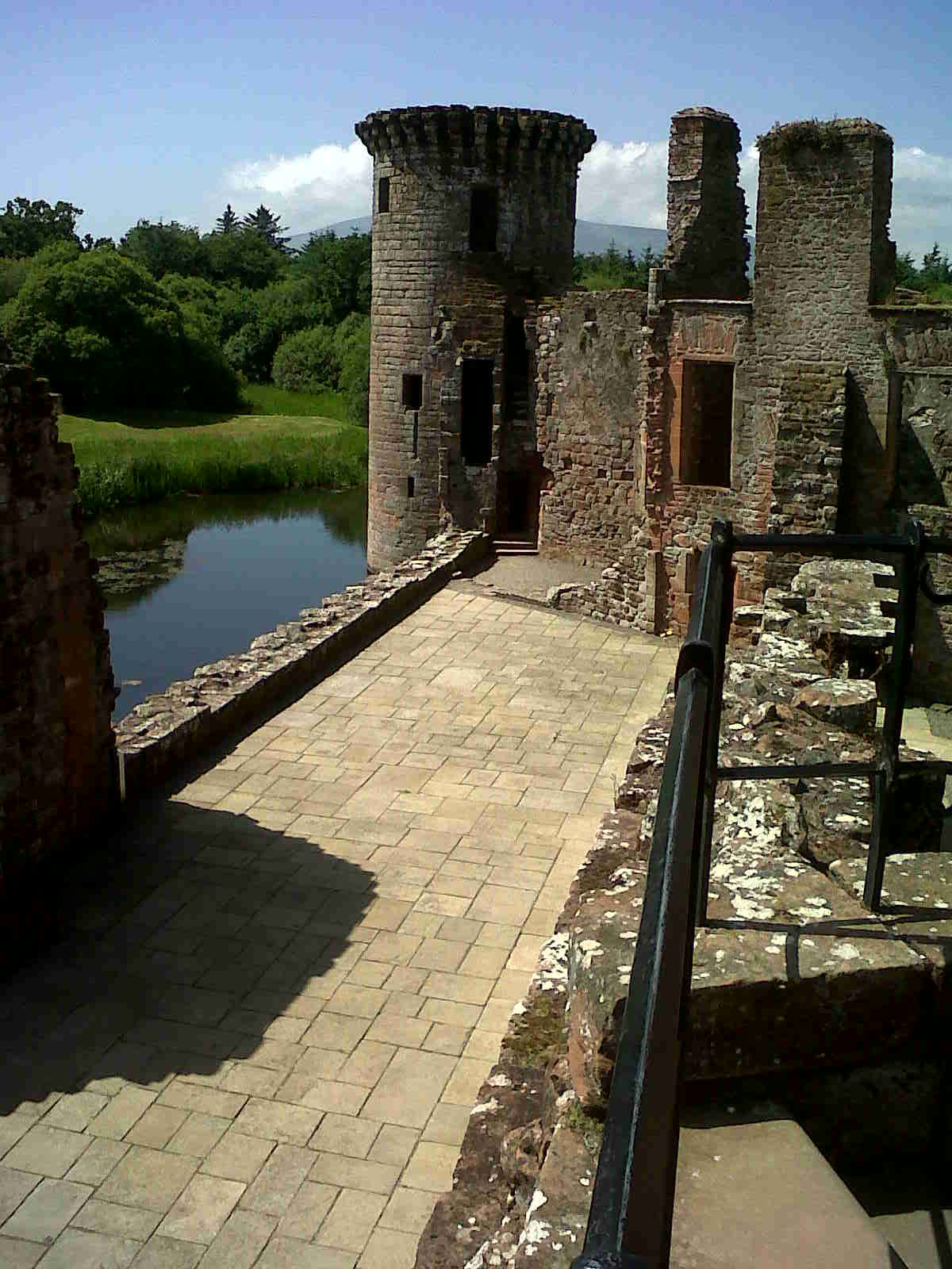 15 ways to play castles | Historic Environment Scotland