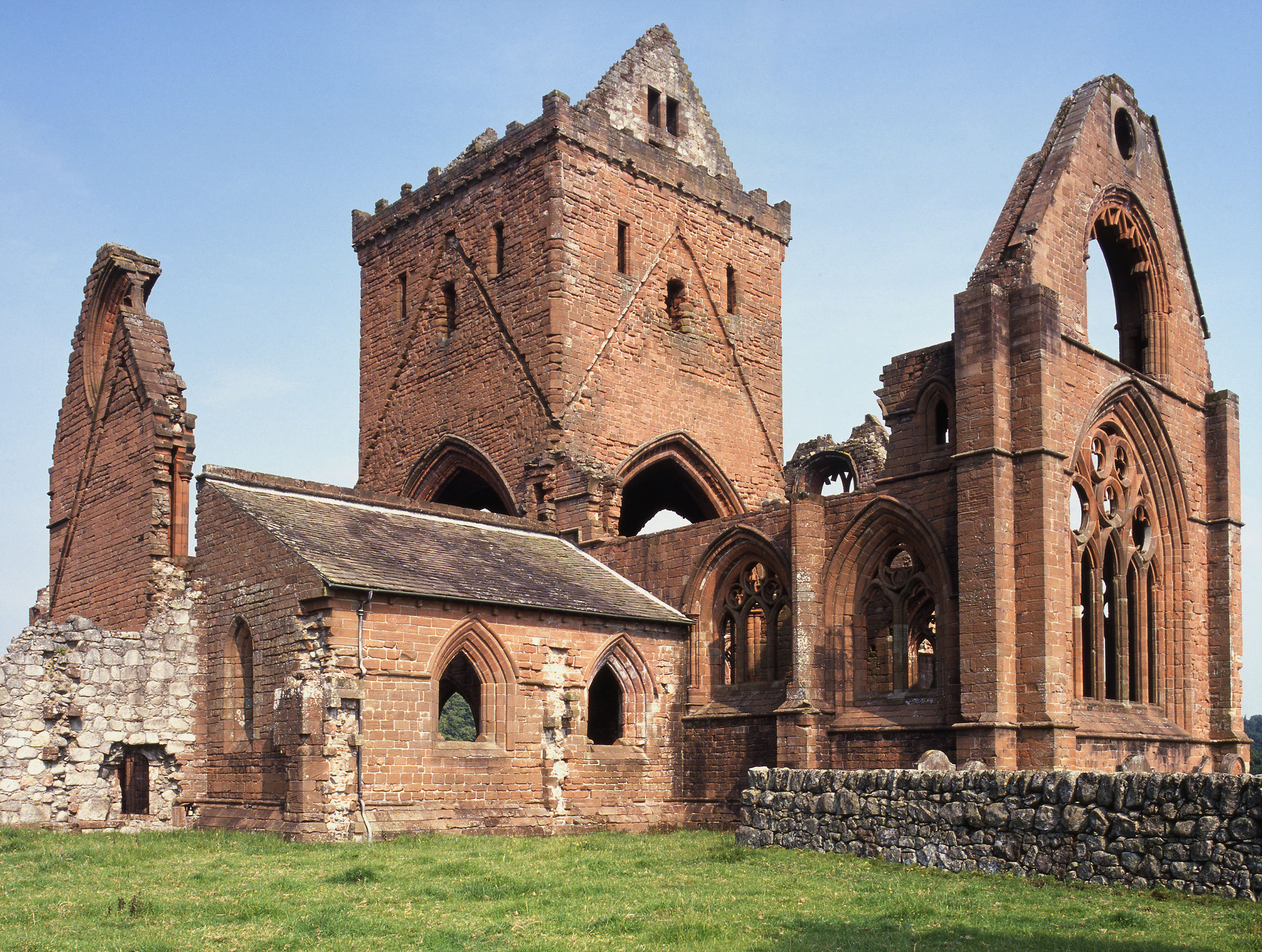 Sweetheart Abbey | Public Body for Scotland's Historic Environment